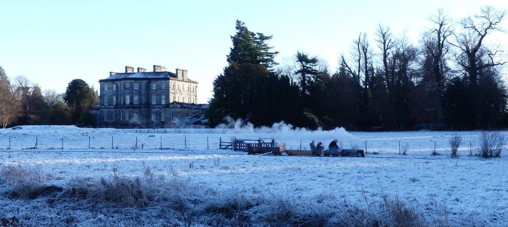 027 Newliston House & Train | Edinburgh Society of Model Engineers